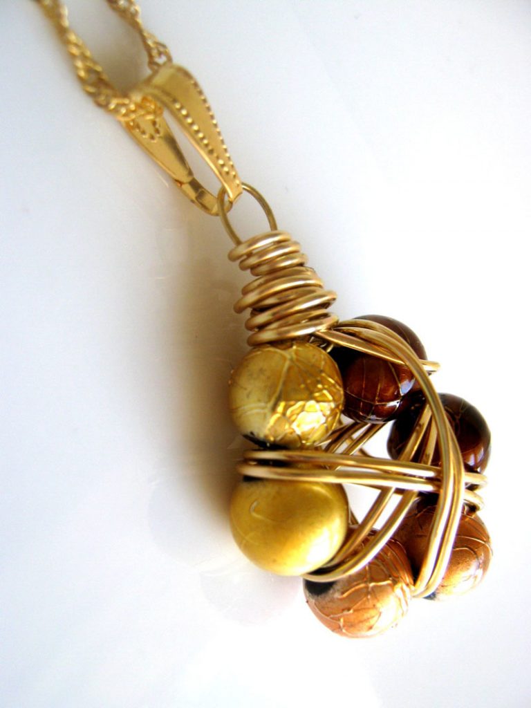 Wire Wrapped Pendants Tutorial for Beginners * Moms and Crafters