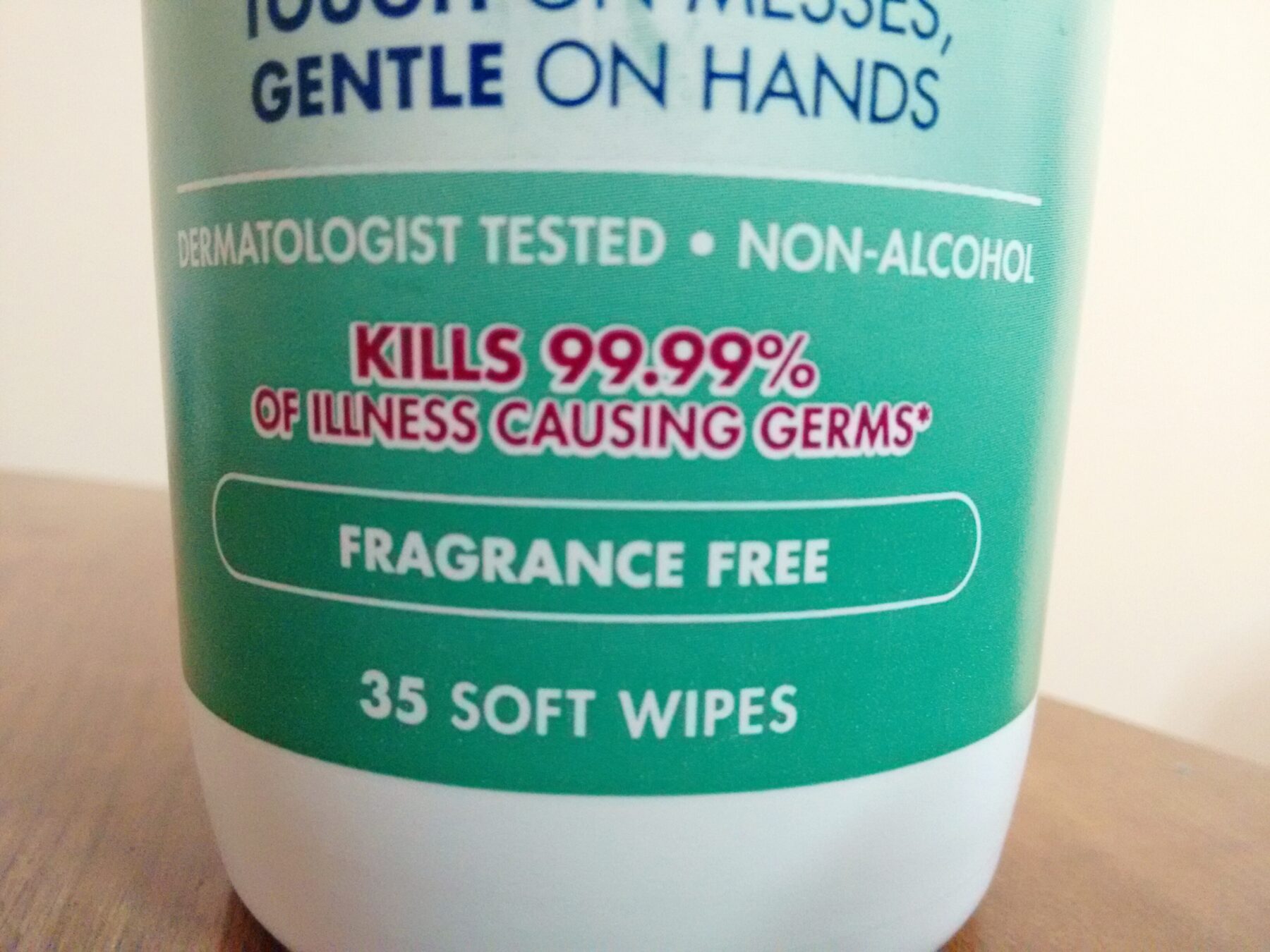 5 Tips for Dealing with Toddler Mess * Moms and Crafters