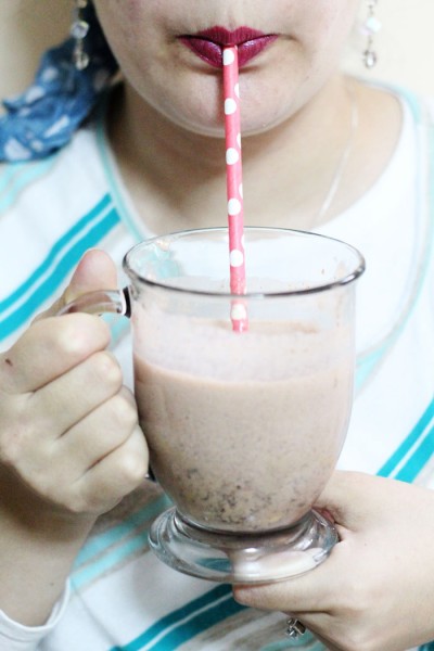 SNICKERS® Shake Recipe * Moms and Crafters