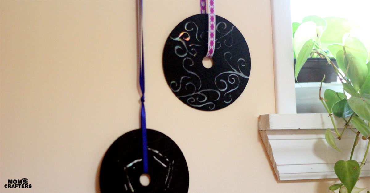 Upcycle Old CDs with DIY Doodle Discs! * Moms and Crafters