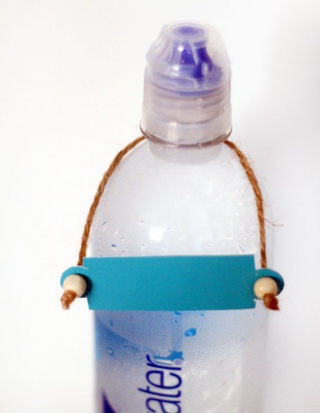 DIY Water Bottle Hang Tags * Moms and Crafters