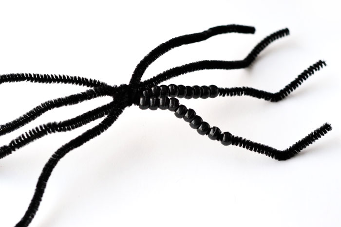 BEADED SPIDER CRAFT FOR KIDS * Moms and Crafters