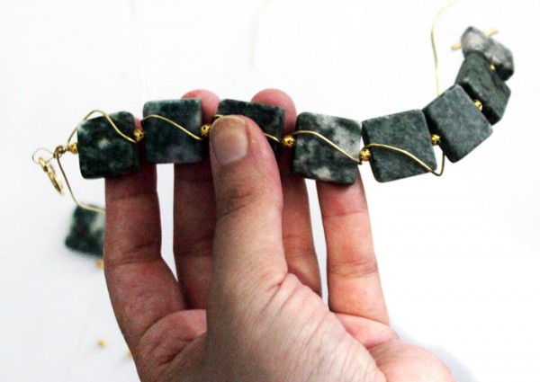 DIY Gemstone Wire Wrapped Bracelet * Moms and Crafters