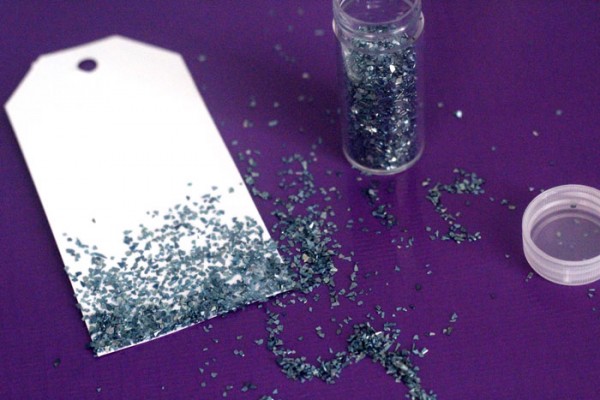 Make glitter gift tags - that won't shed! * Moms and Crafters