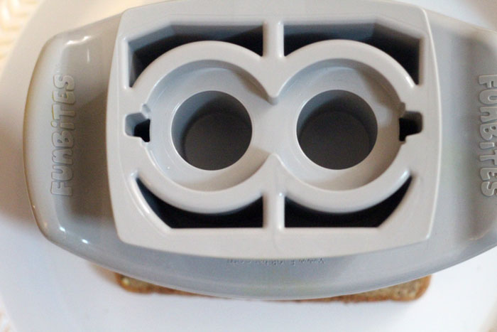 Easy, Healthy Minion Sandwich * Moms and Crafters