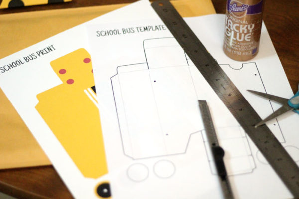 School Bus Treat Boxes - a free printable! * Moms and Crafters