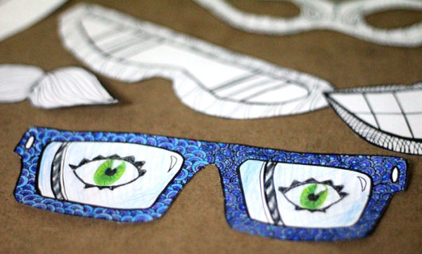 Free Printable Color-in Photo Props * Moms and Crafters