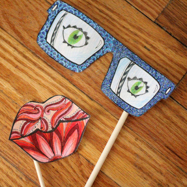Free Printable Color-in Photo Props * Moms and Crafters