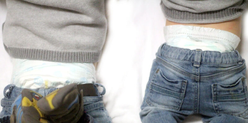 Two in Diapers: 5 mom-to-mom tips * Moms and Crafters