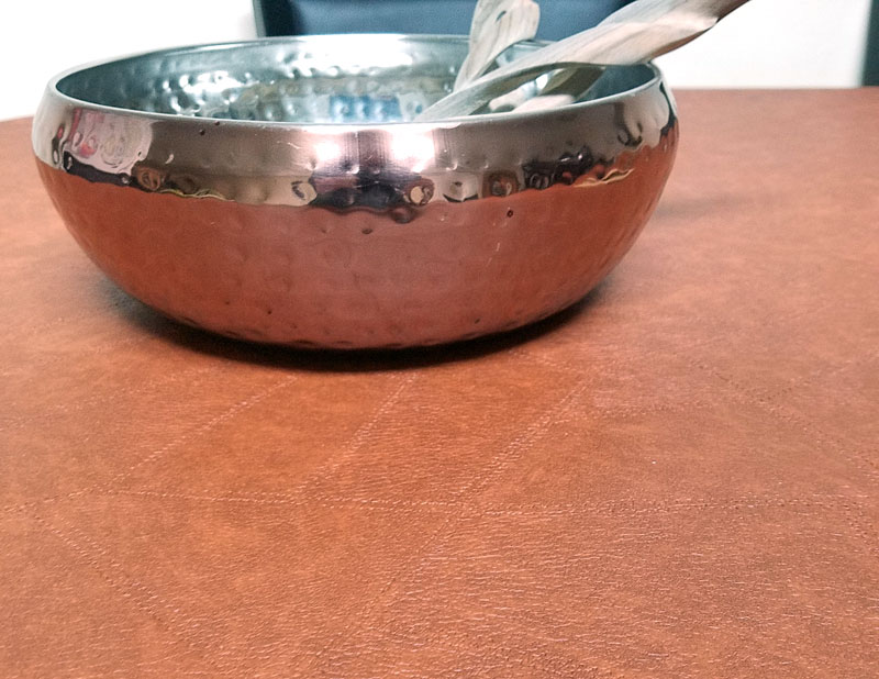 DIY Leatherette Tablecloth - No Sew Tutorial! * Moms and Crafters