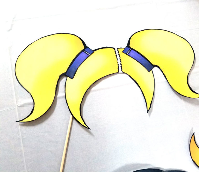 Photo Booth Props - Big Hair Styles * Moms and Crafters