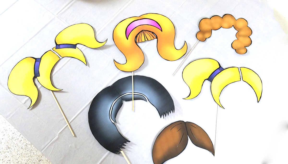 Photo Booth Props - Big Hair Styles * Moms and Crafters