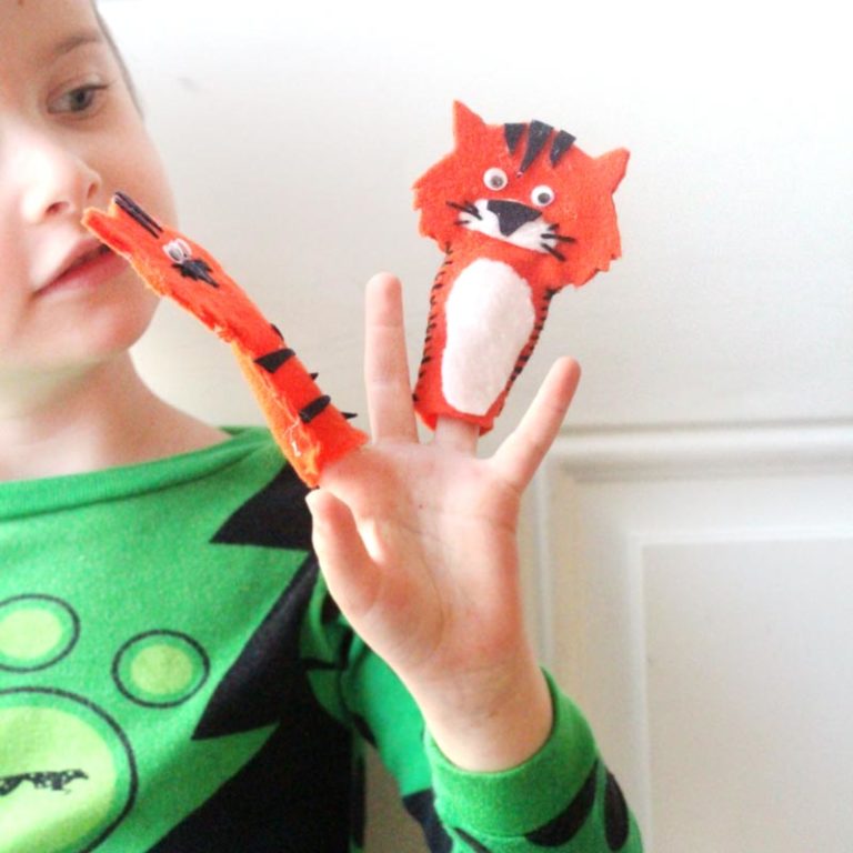 Tiger Finger Puppets - an easy DIY toy (free template included)