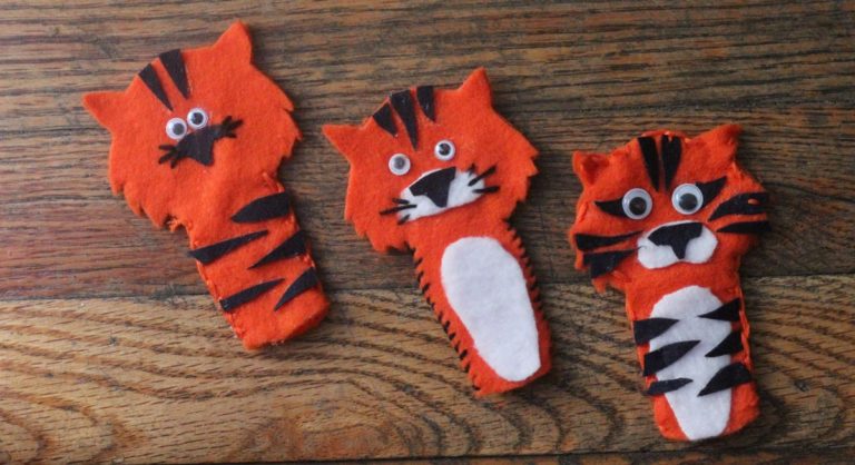 Tiger Finger Puppets - an easy DIY toy (free template included)