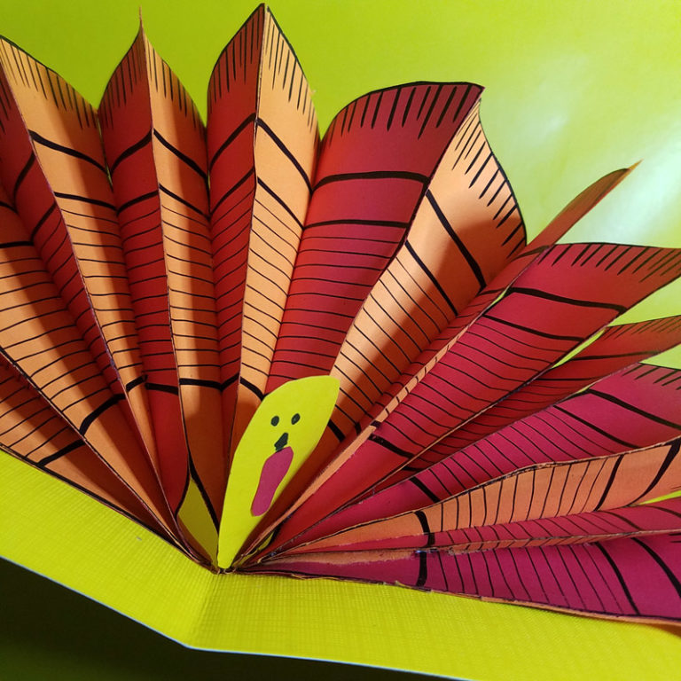 Pop Up Turkey Craft - free printable Turkey feathers * Moms and Crafters