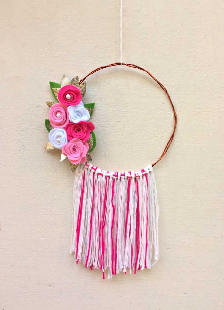DIY Felt Flower Wreath * Moms and Crafters
