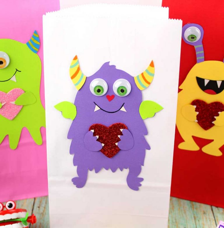Valentine Treat Bags - Monster Love! * Moms and Crafters