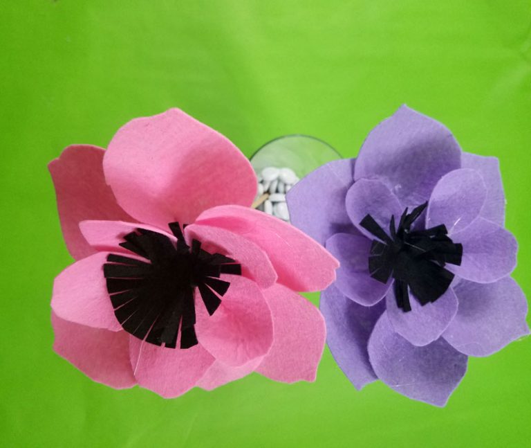 Felt Flowers - How to Make Your Own! * Moms and Crafters