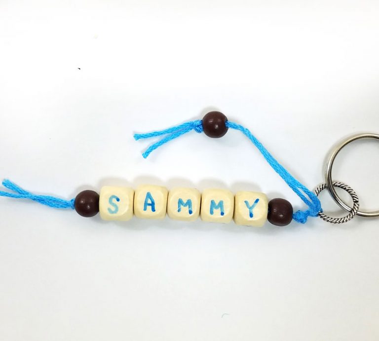 Name Keychains - a fun craft idea for kids! * Moms and Crafters