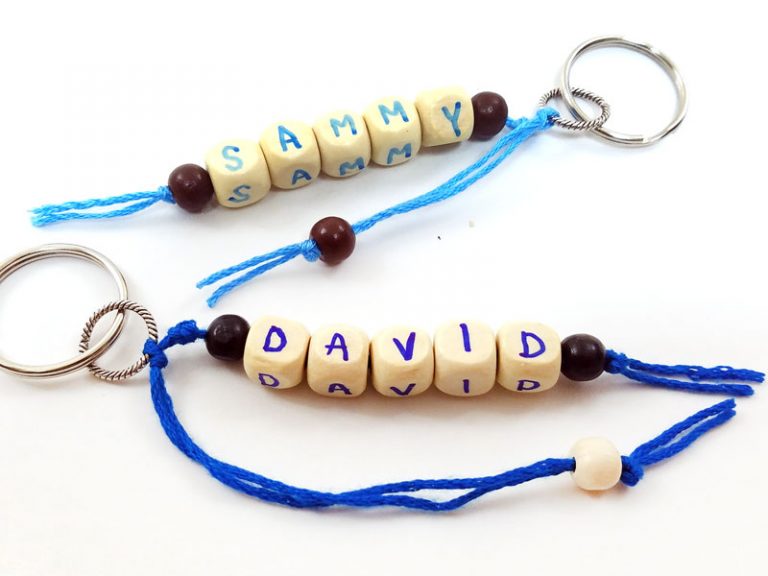 Name Keychains - a fun craft idea for kids! * Moms and Crafters