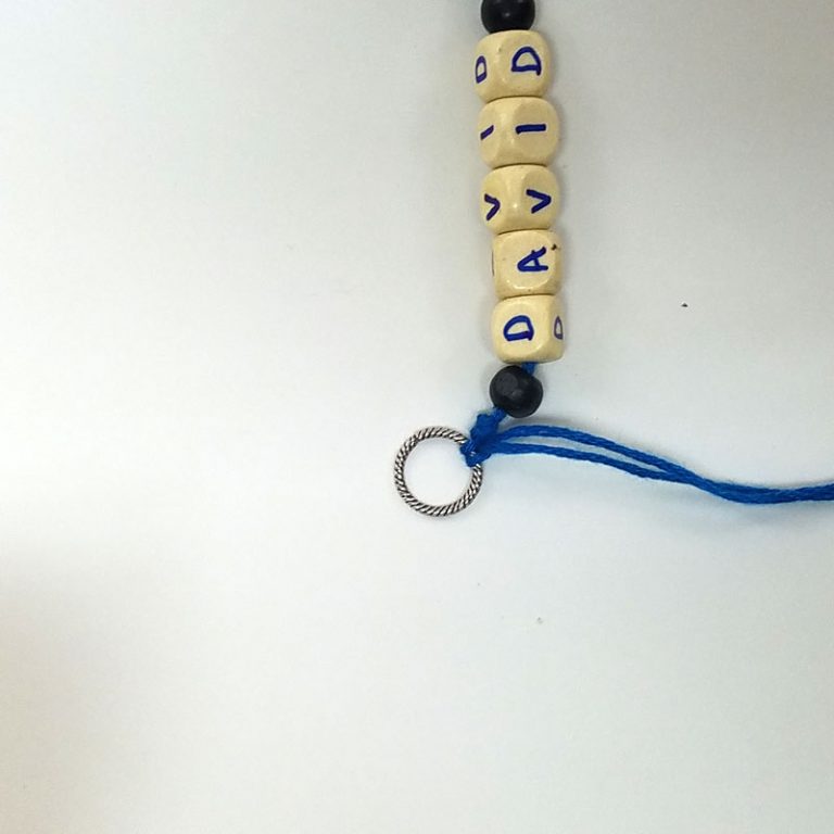 Name Keychains - a fun craft idea for kids! * Moms and Crafters