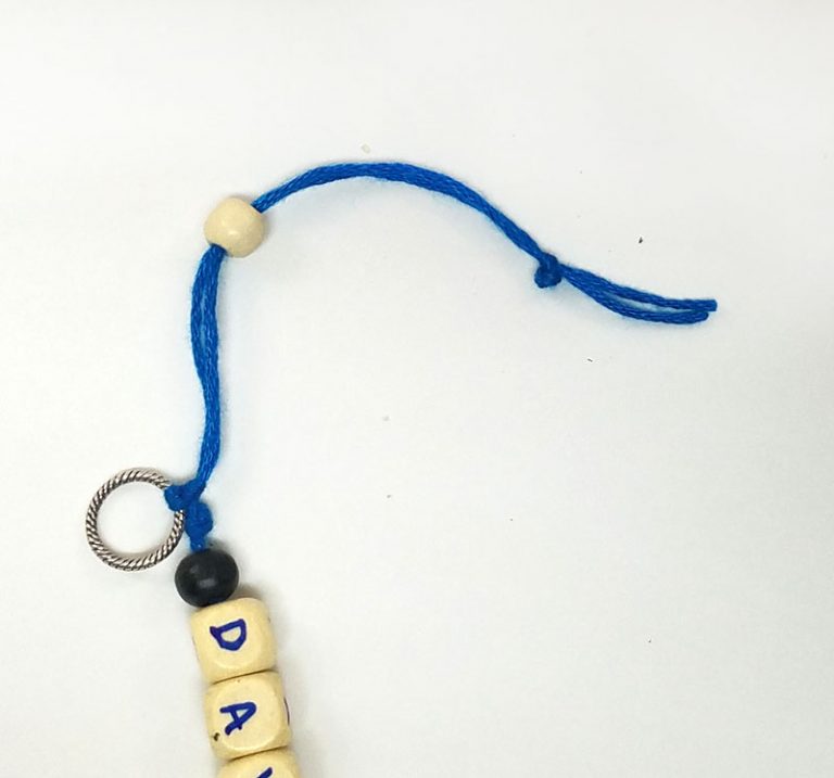Name Keychains - a fun craft idea for kids! * Moms and Crafters