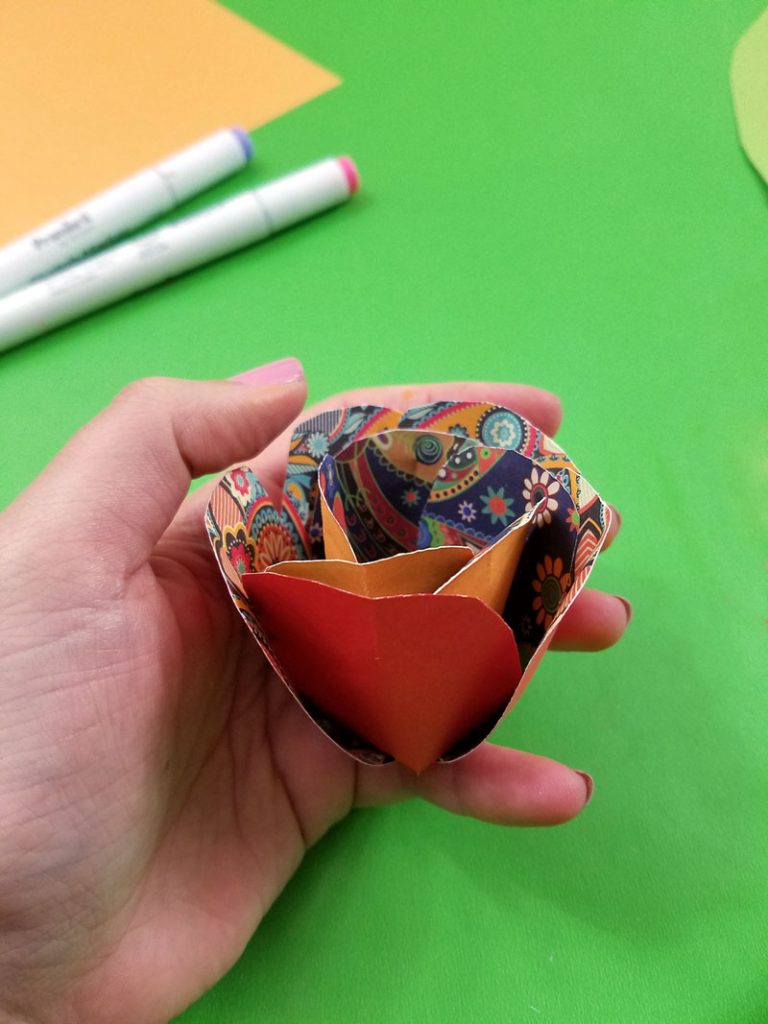 Paper Tulips - Free Printable Paper Flower Template * Moms and Crafters