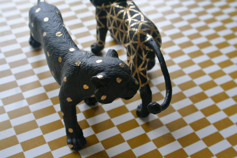 Things to make with Toy Animals that don't look cheap at all!