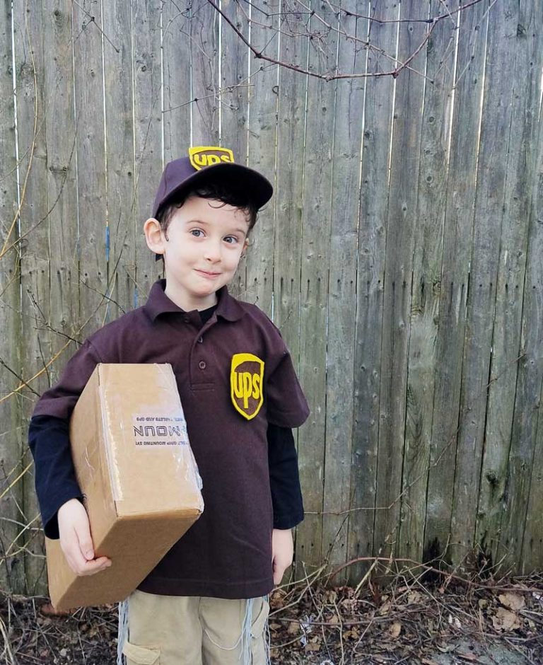 UPS Delivery Costume - DIY Real Clothing Costume * Moms and Crafters