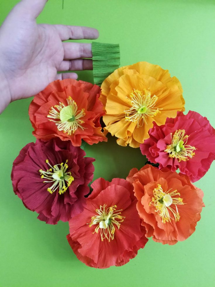 Paper Flower Wreath - Crepe Paper Icelandic Poppies * Moms and Crafters