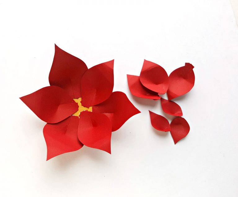 Paper Poinsettia Template + turn it into a DIY Christmas Wreath!