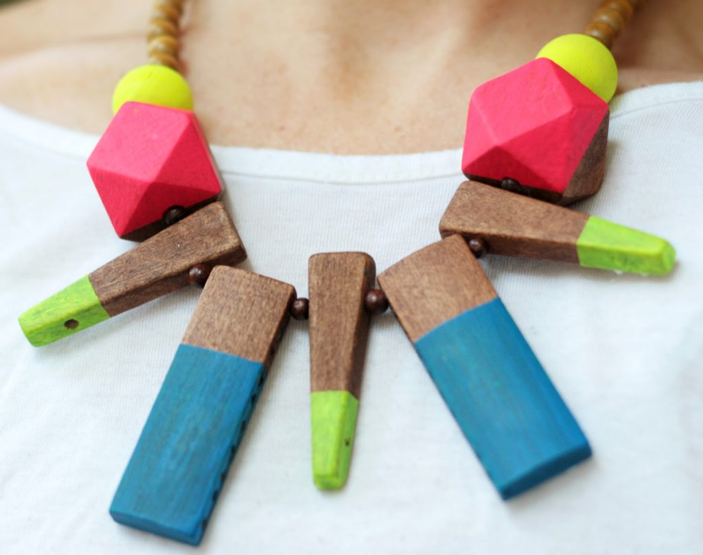 DIY Statement Necklace Ideas * Moms and Crafters