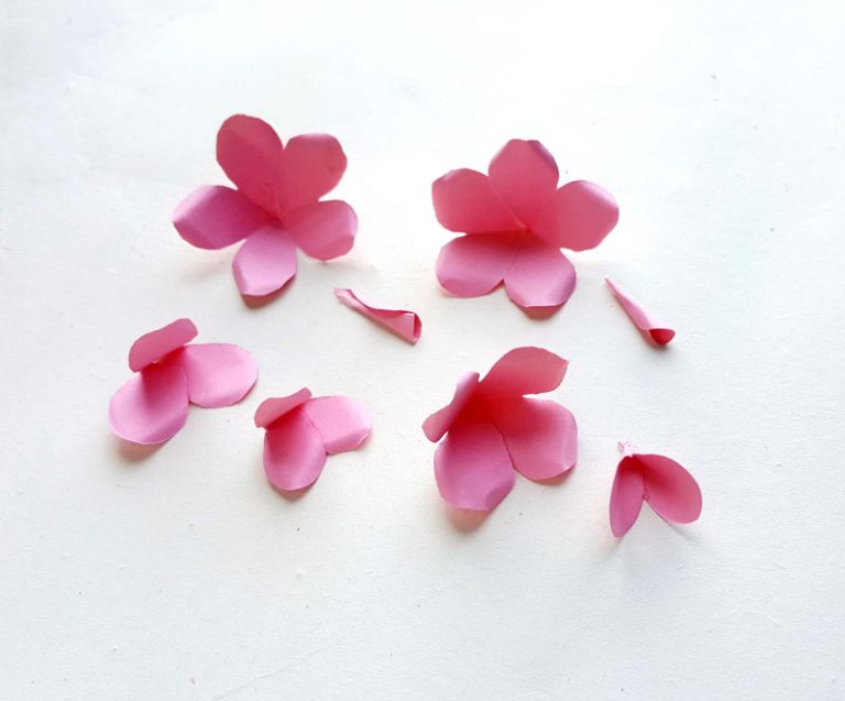 DIY Paper Roses - and a cool paper flower spring wreath!