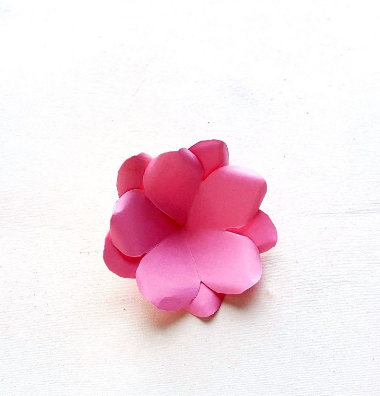 DIY Paper Roses - and a cool paper flower spring wreath!