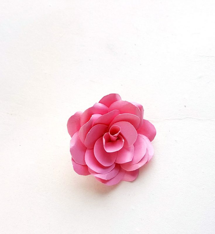 DIY Paper Roses - and a cool paper flower spring wreath!