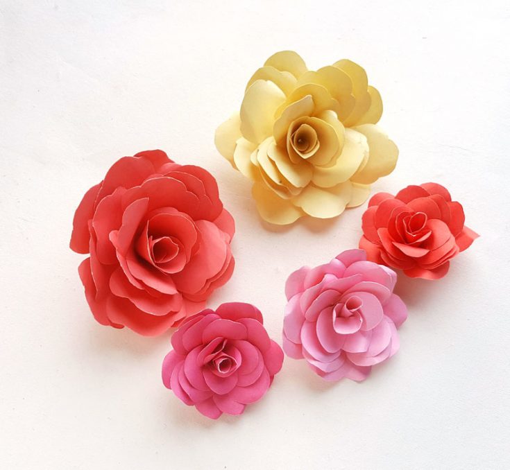 DIY Paper Roses - and a cool paper flower spring wreath!