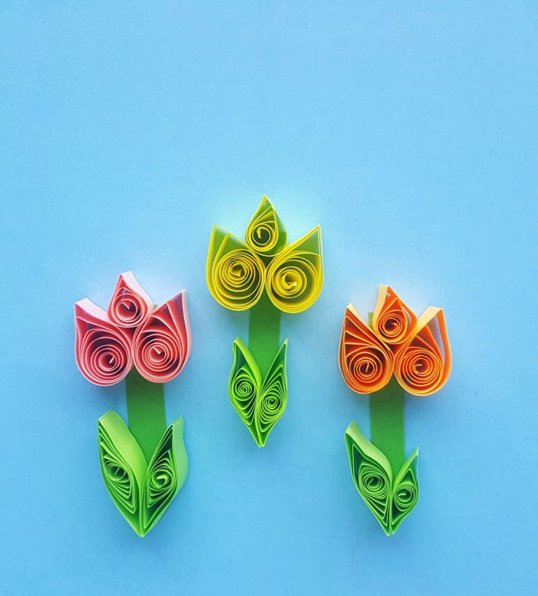 Paper Quilling Tulips - Paper Craft for Spring * Moms and Crafters