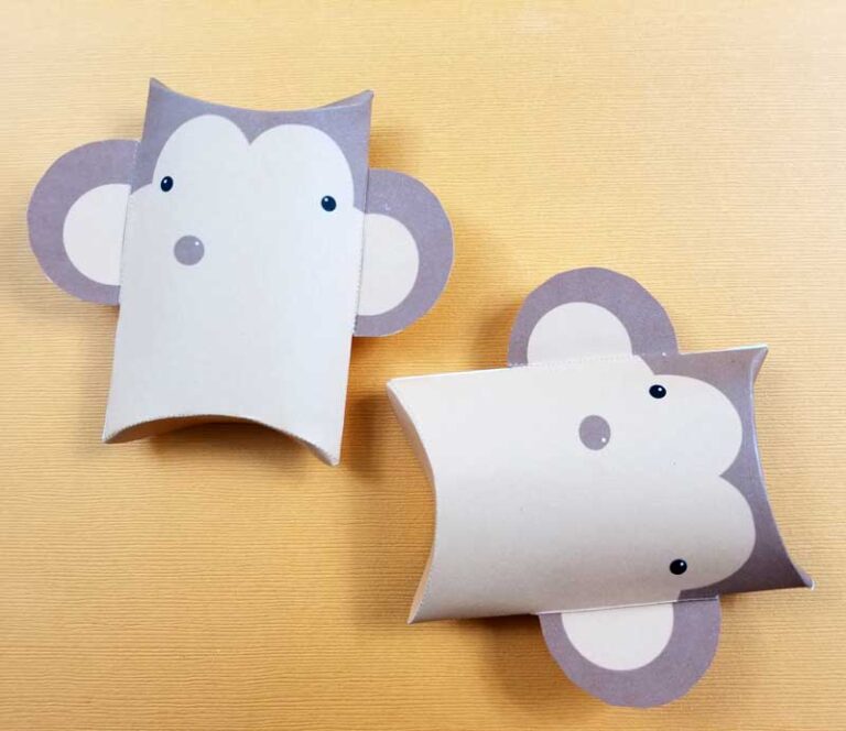 Monkey Party Favors - free printable treat boxes * Moms and Crafters