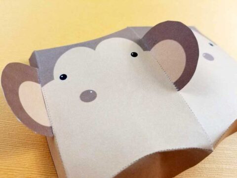 Monkey Party Favors - free printable treat boxes * Moms and Crafters