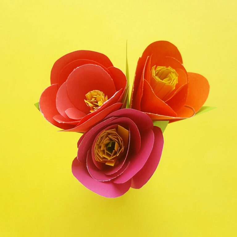 Paper Crocus Flowers with a free printable template, of course!