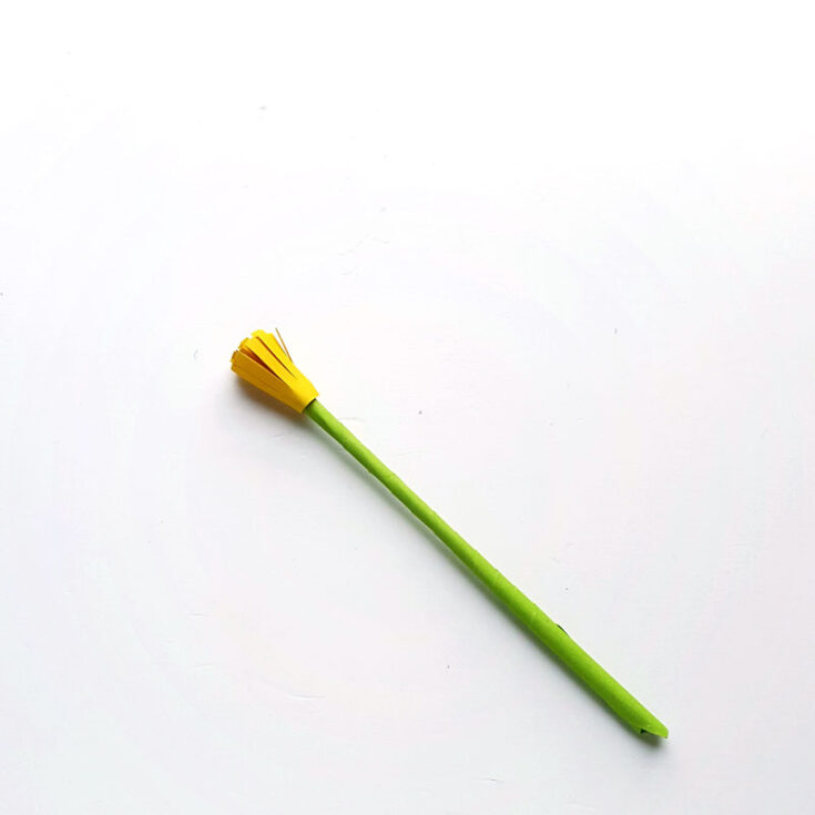 Paper Crocus Flowers with a free printable template, of course!