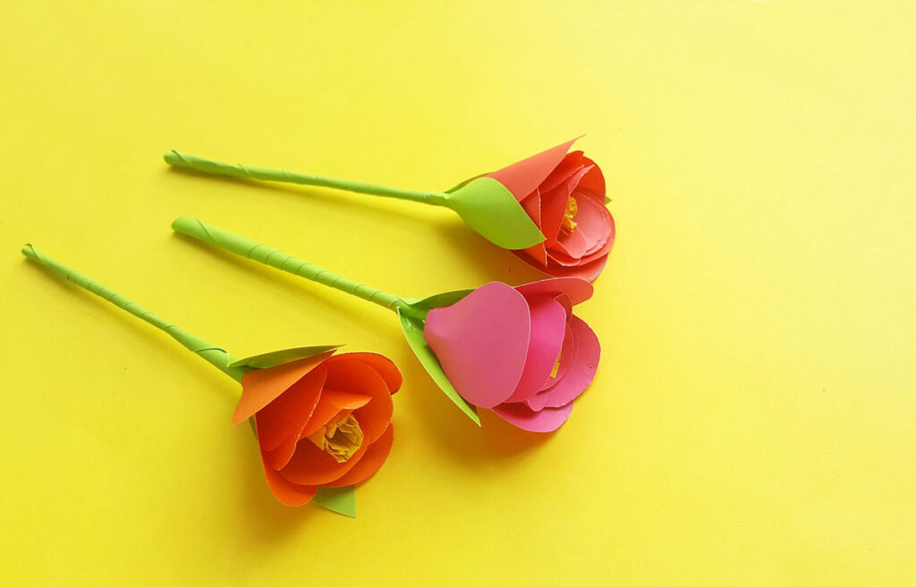 Paper Crocus Flowers with a free printable template, of course!