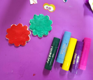 Monster Craft Invitation - Decorate Magnets! * Moms and Crafters