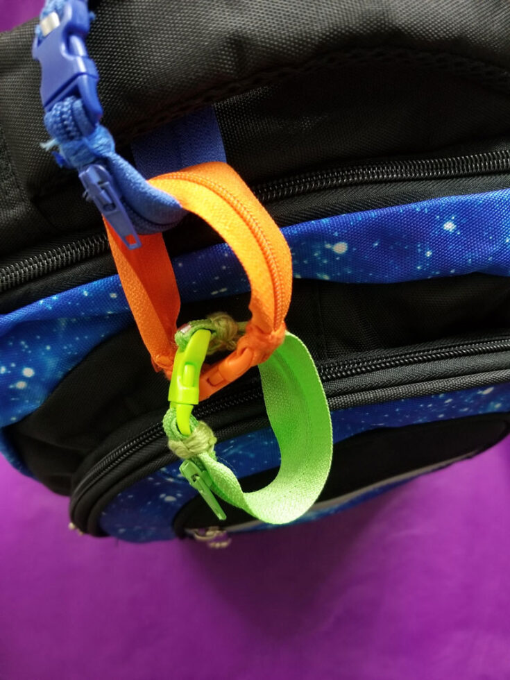 How to Make a Zipper Bracelet - Travel Fidget toy * Moms and Crafters