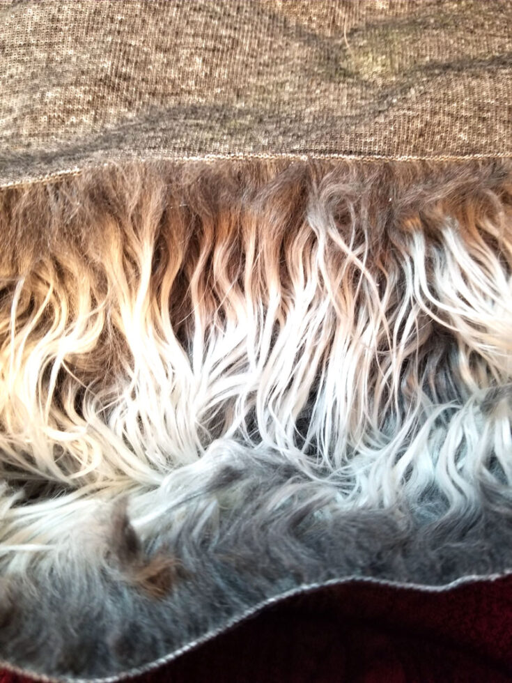 DIY Fur Pillow - How to Sew with Faux Fur for your living room!