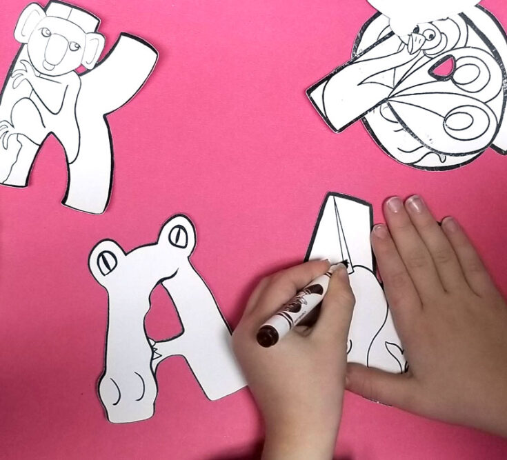 Print and Craft the Cutest Animal Alphabet Puppets! * Moms and Crafters