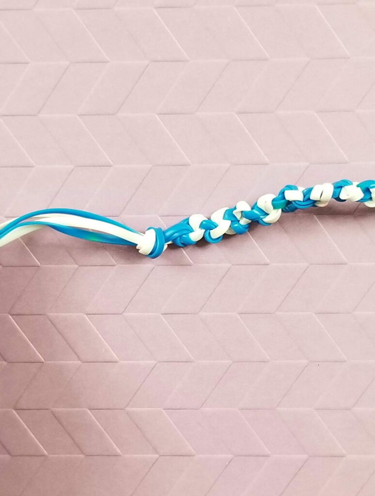 How to Make a Gimp bracelet 3 Ways * Moms and Crafters