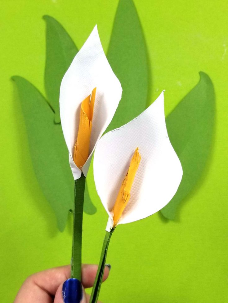How to make paper flowers with Cricut * Moms and Crafters