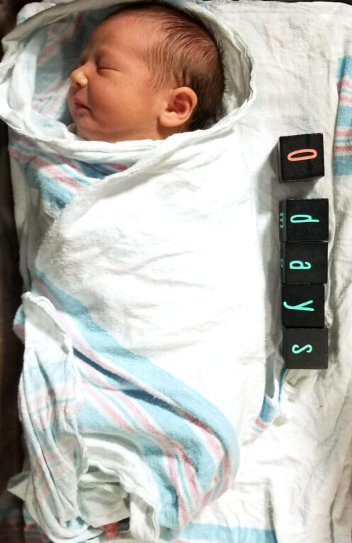 Milestone Blocks for Babies: EASY DIY * Moms and Crafters