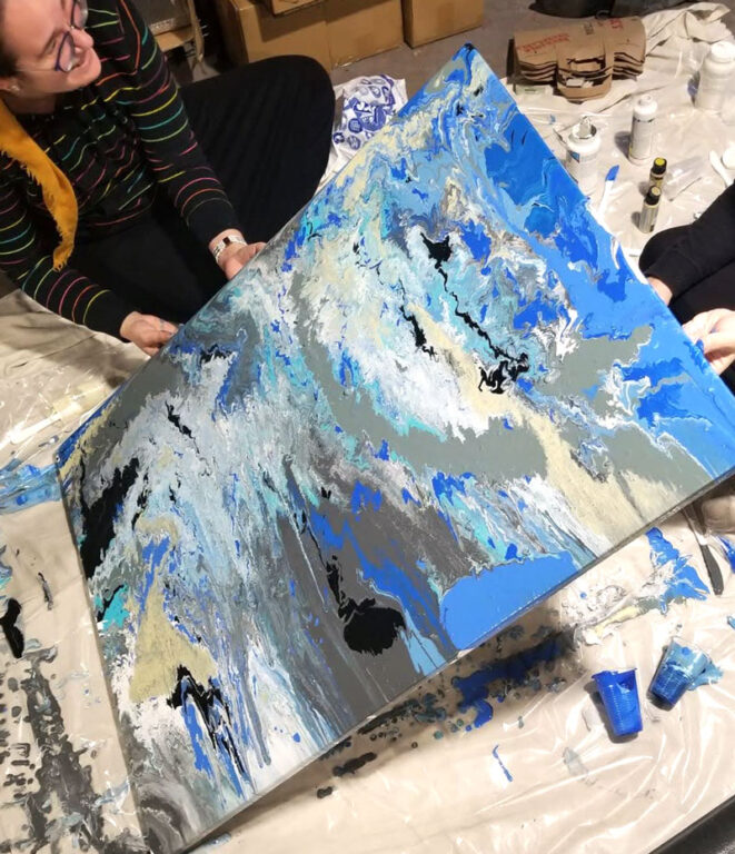 Poured Paint Art Tutorial - and a Mom Play Date * Moms and Crafters